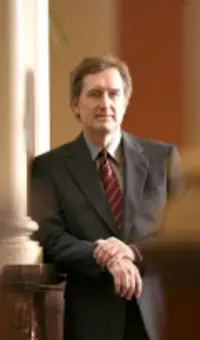 Voks med 'The NEW Business of Paradigms'